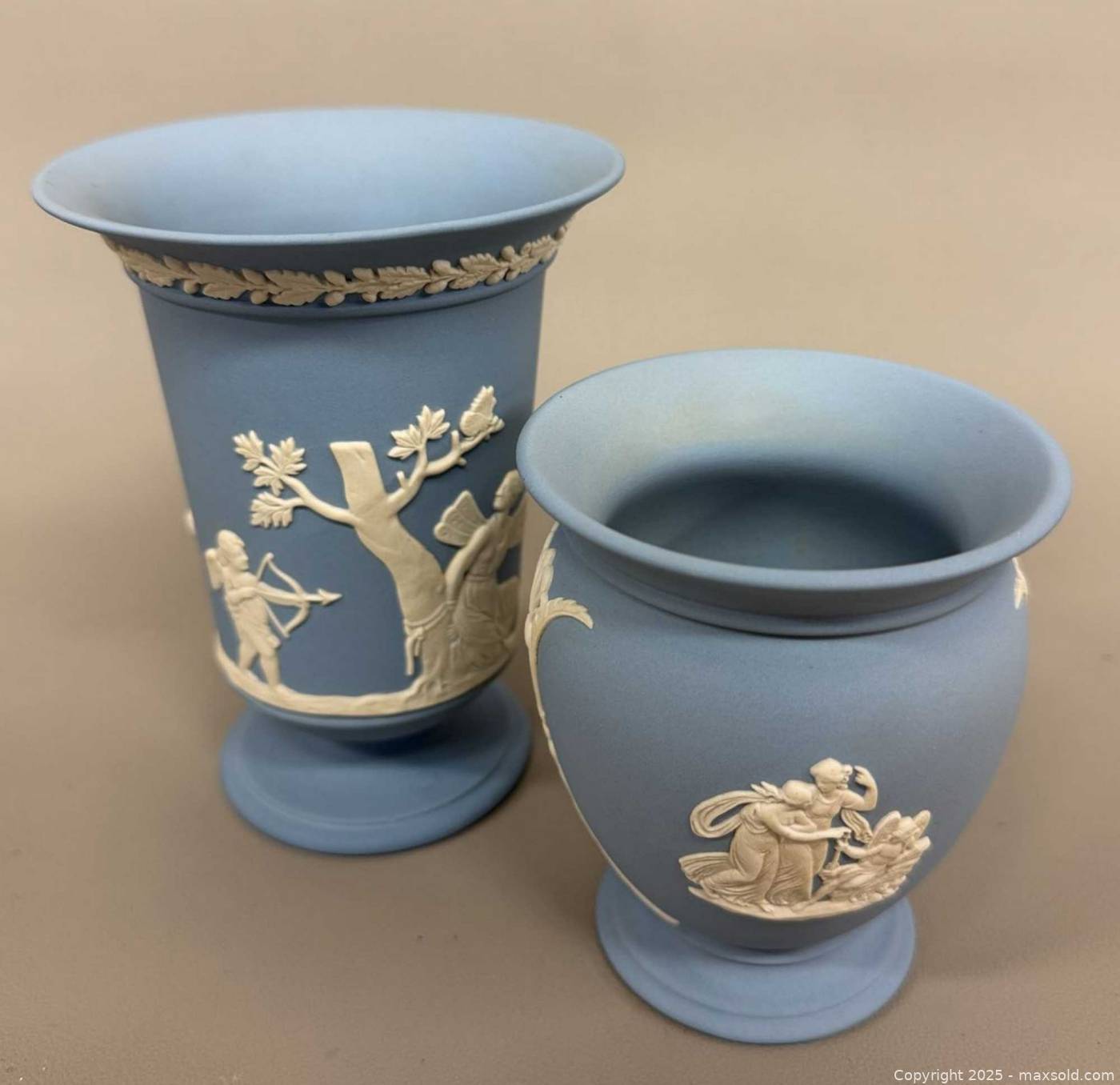 Four vintage ceramics: 2 RCAF double egg cups and 2 Wedgwood blue ...