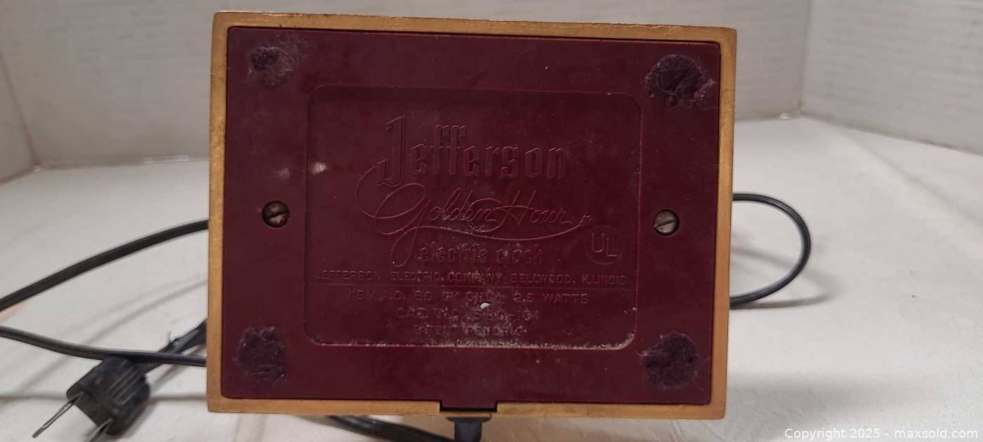 Jefferson Golden Hour electric clock | Maxsold
