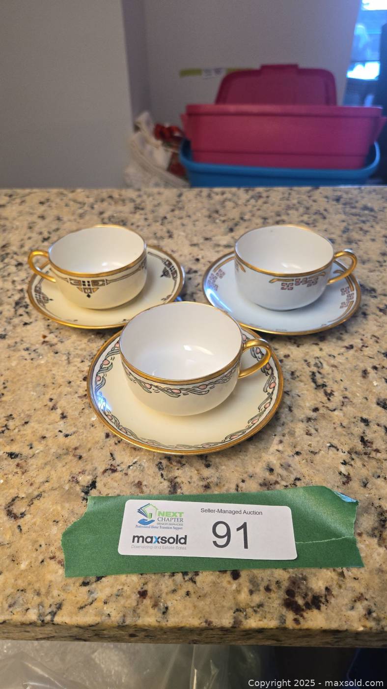 Fine china teacups with saucers, 6-piece | Maxsold