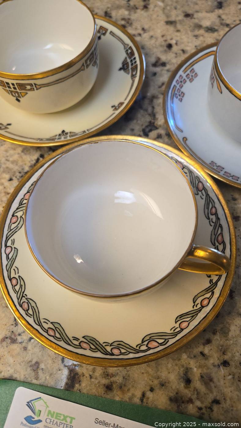 Fine china teacups with saucers, 6-piece | Maxsold