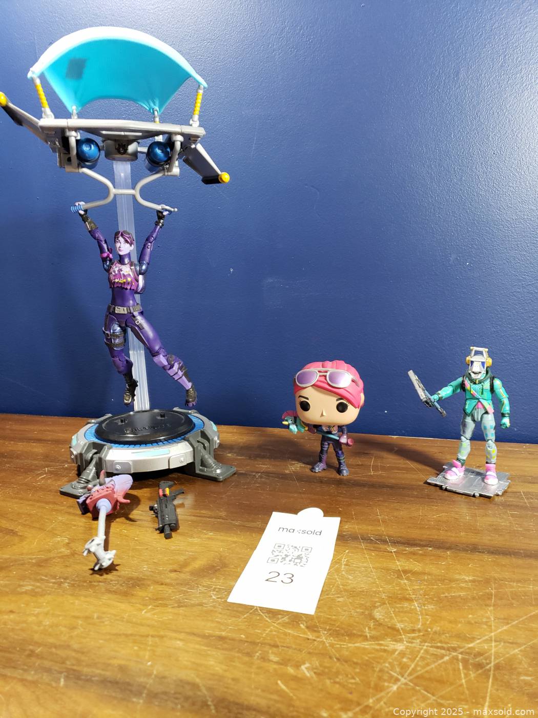 Fortnite figures Brite Bomber, Drift, Raven with glider and weapons ...