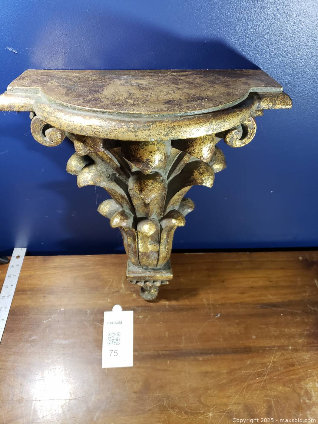 Gilt finish decorative wall bracket corbel | Maxsold