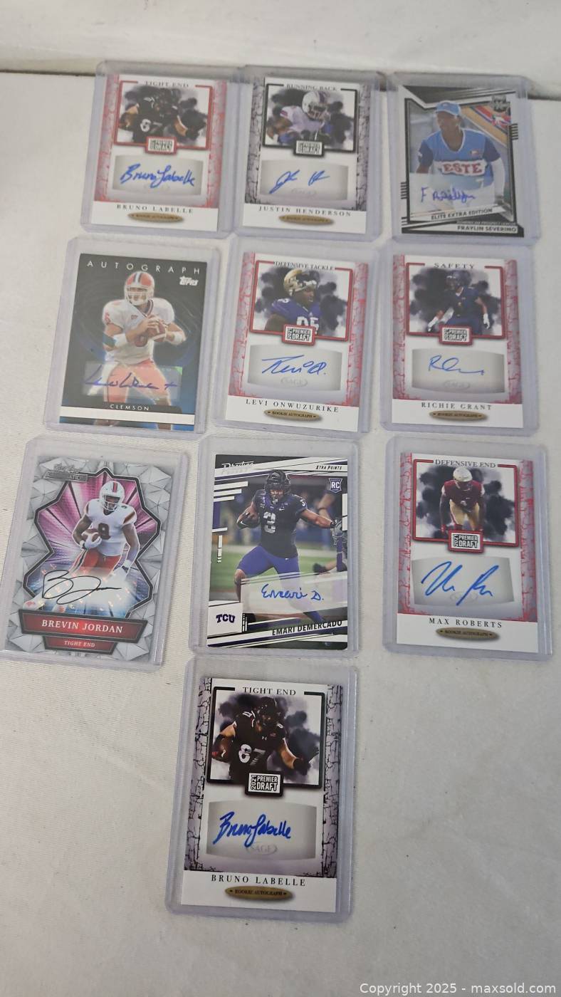 Autographed Football Trading Cards, 10 | Maxsold