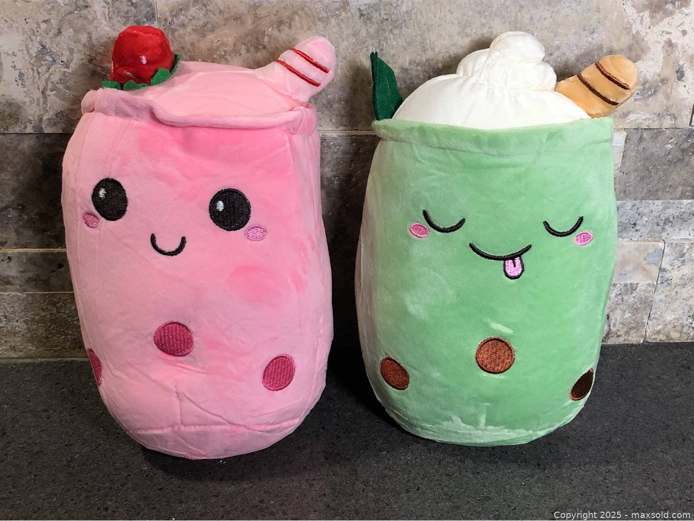 Set of 2 boba bubble tea plush toys | Maxsold
