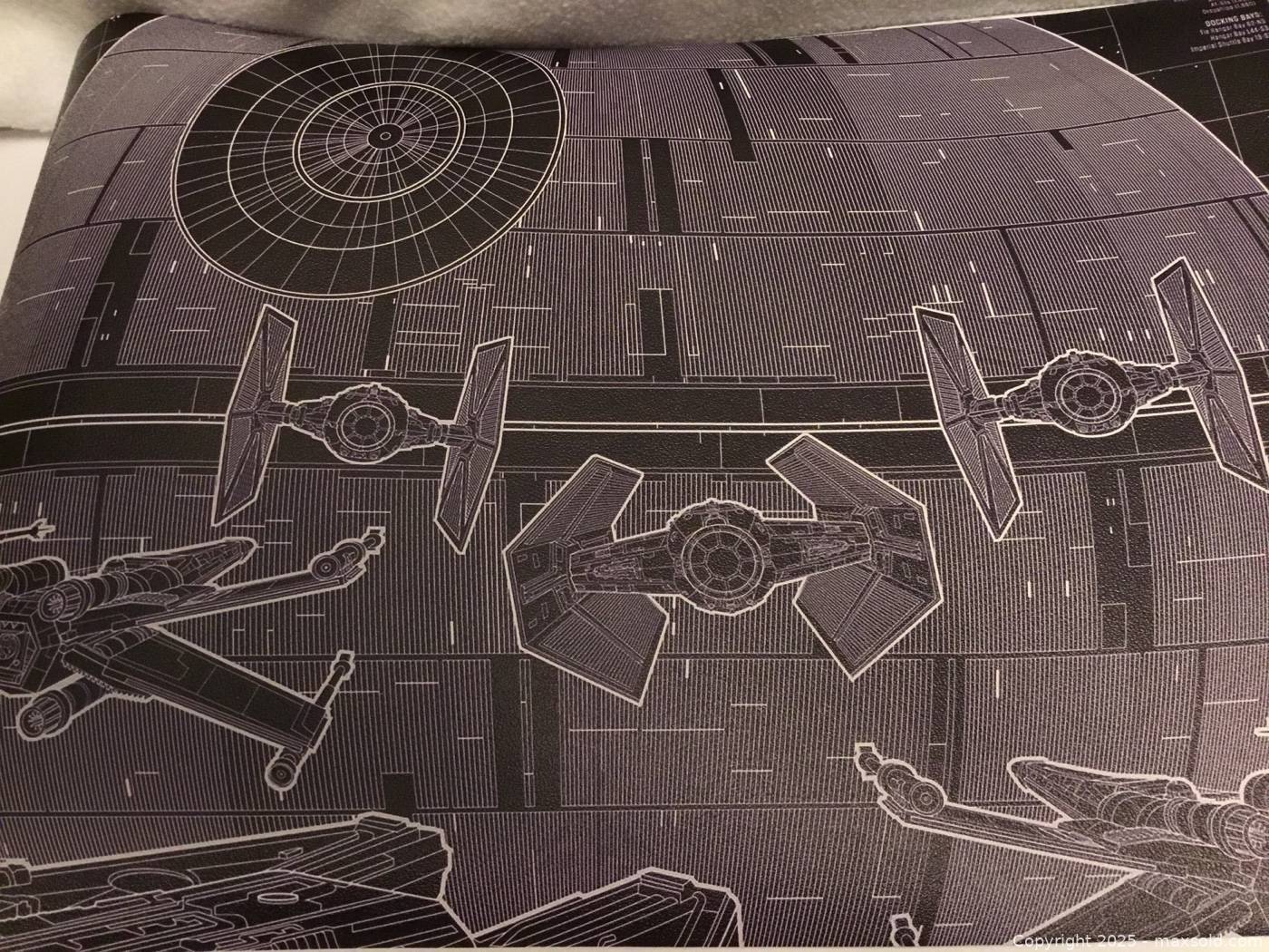 Star Trek gamer desk mat 11.5x23 in | Maxsold