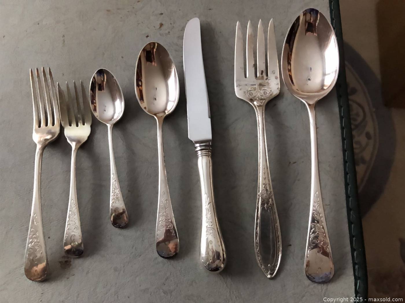 Birks Regency silver-plated flatware set | Maxsold