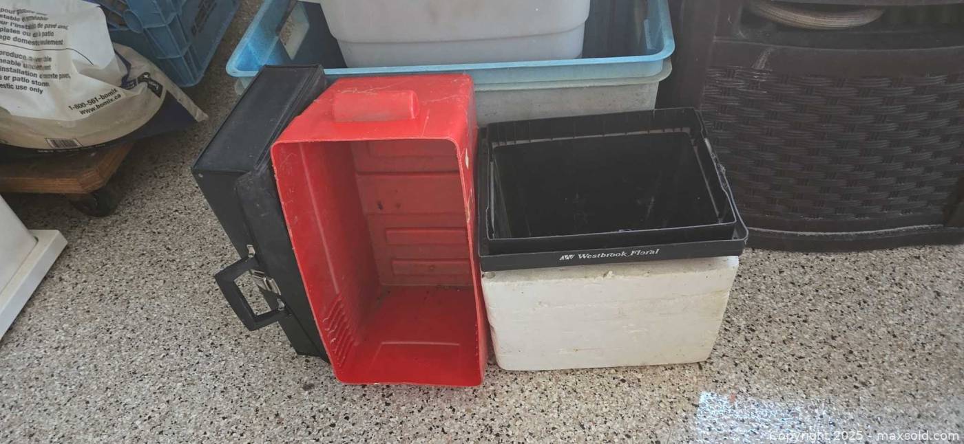 Plastic storage bins, milk crate, hose reel box, toolbox | Maxsold