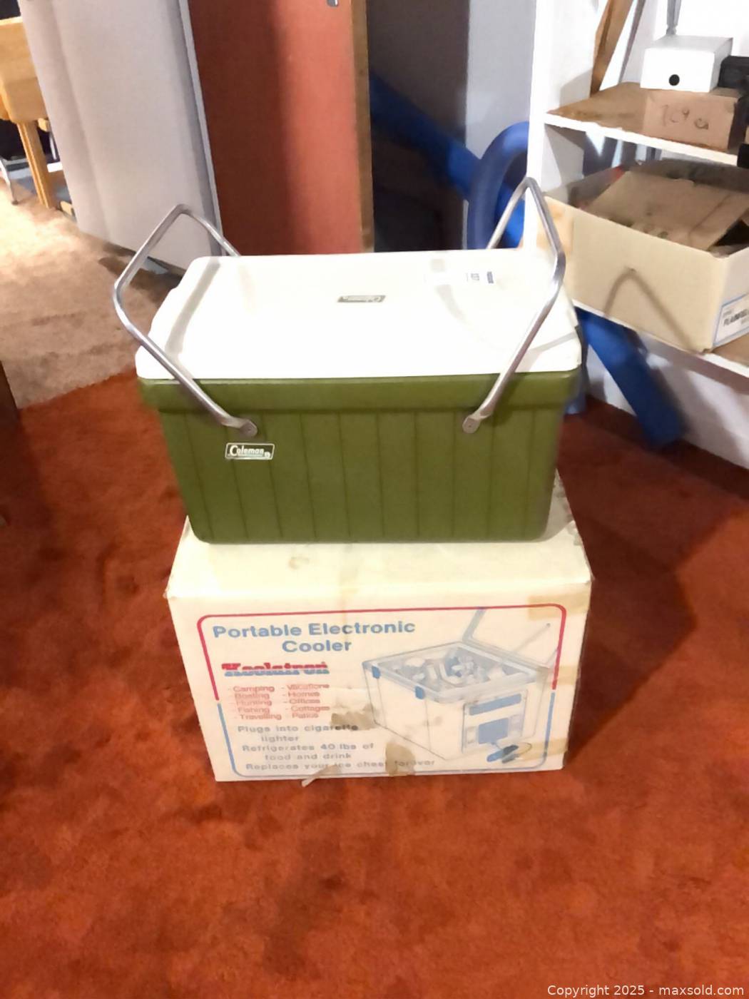 Koolatron P34 portable electronic cooler with box and Coleman hard ...