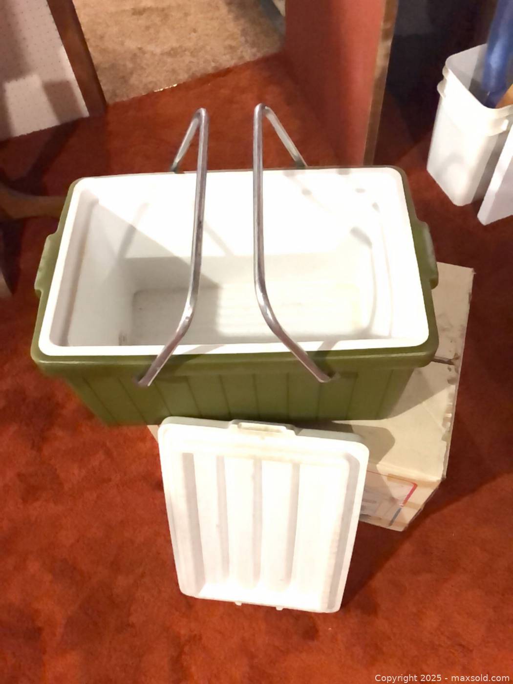 Koolatron P34 portable electronic cooler with box and Coleman hard ...