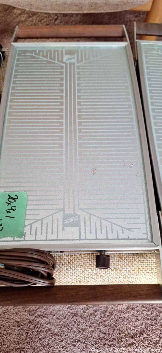 Salton H-300 electric hot trays, 3 | Maxsold