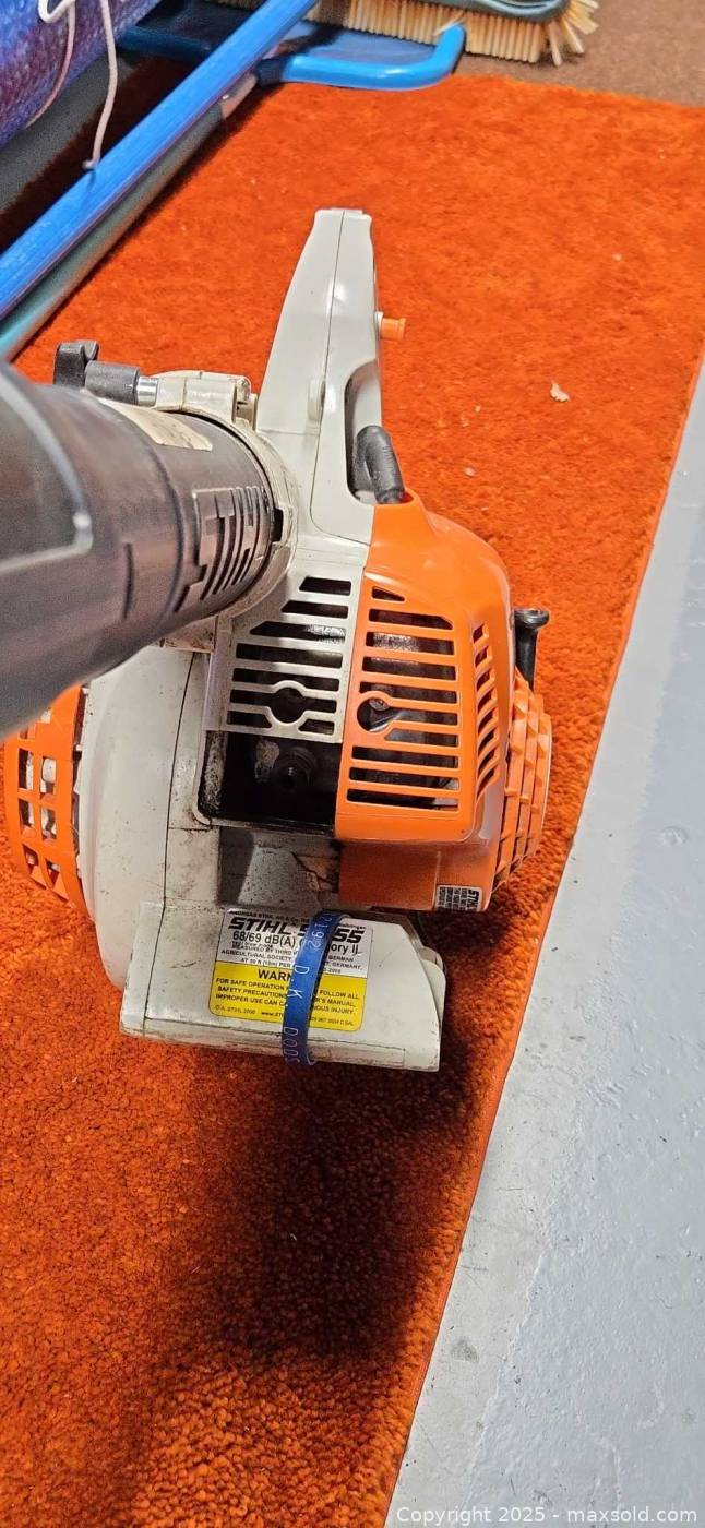 Stihl SH 55 handheld gas leaf blower-vac | Maxsold