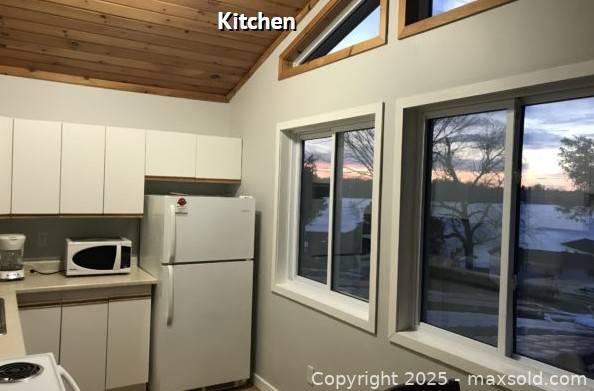 One-Week Stay At Merland Park Pickerel Palace | Maxsold