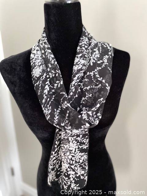 Silk Scarves Collection | Maxsold
