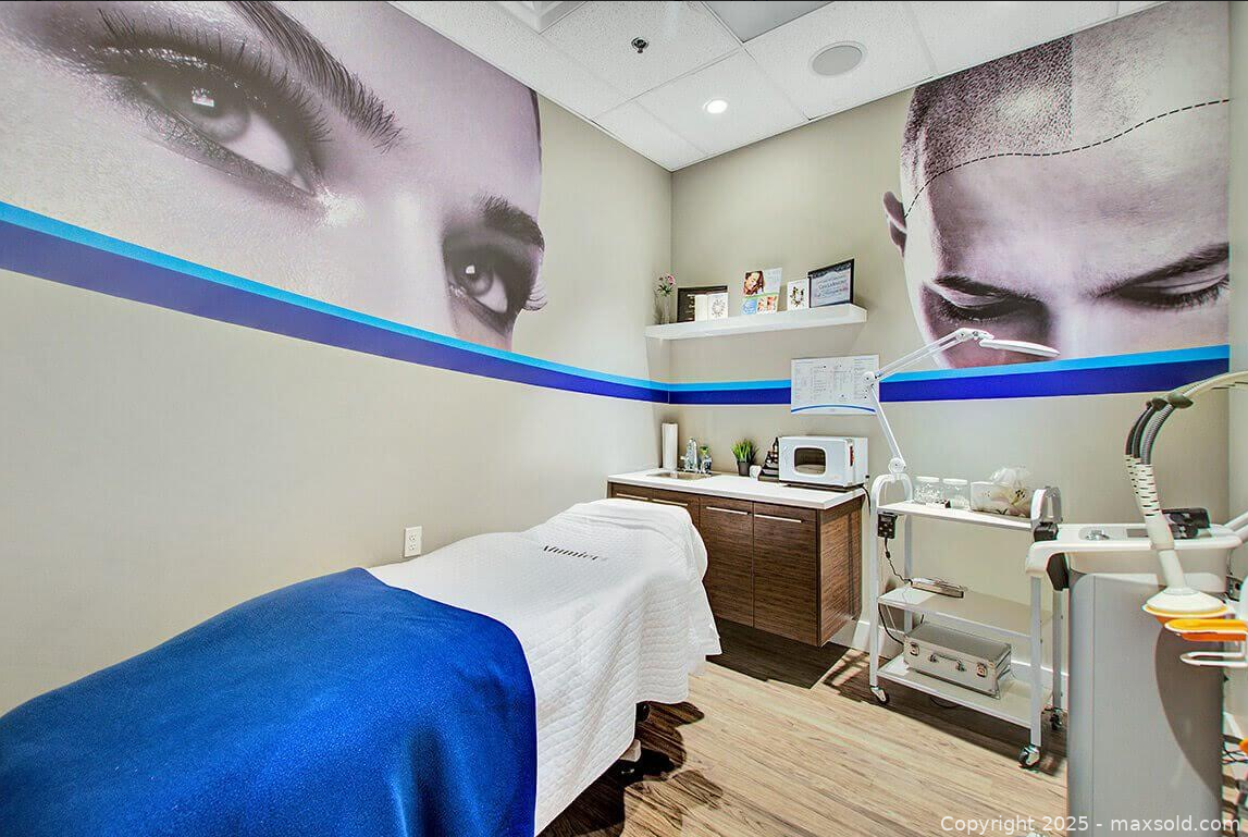 $250 SKINS Derma Care gift certificate | Maxsold