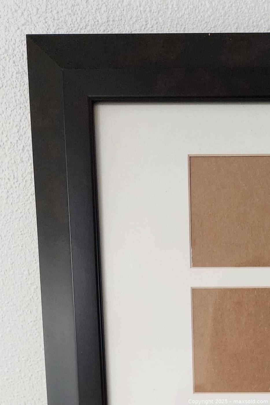 Black 5-photo vertical collage frame | Maxsold