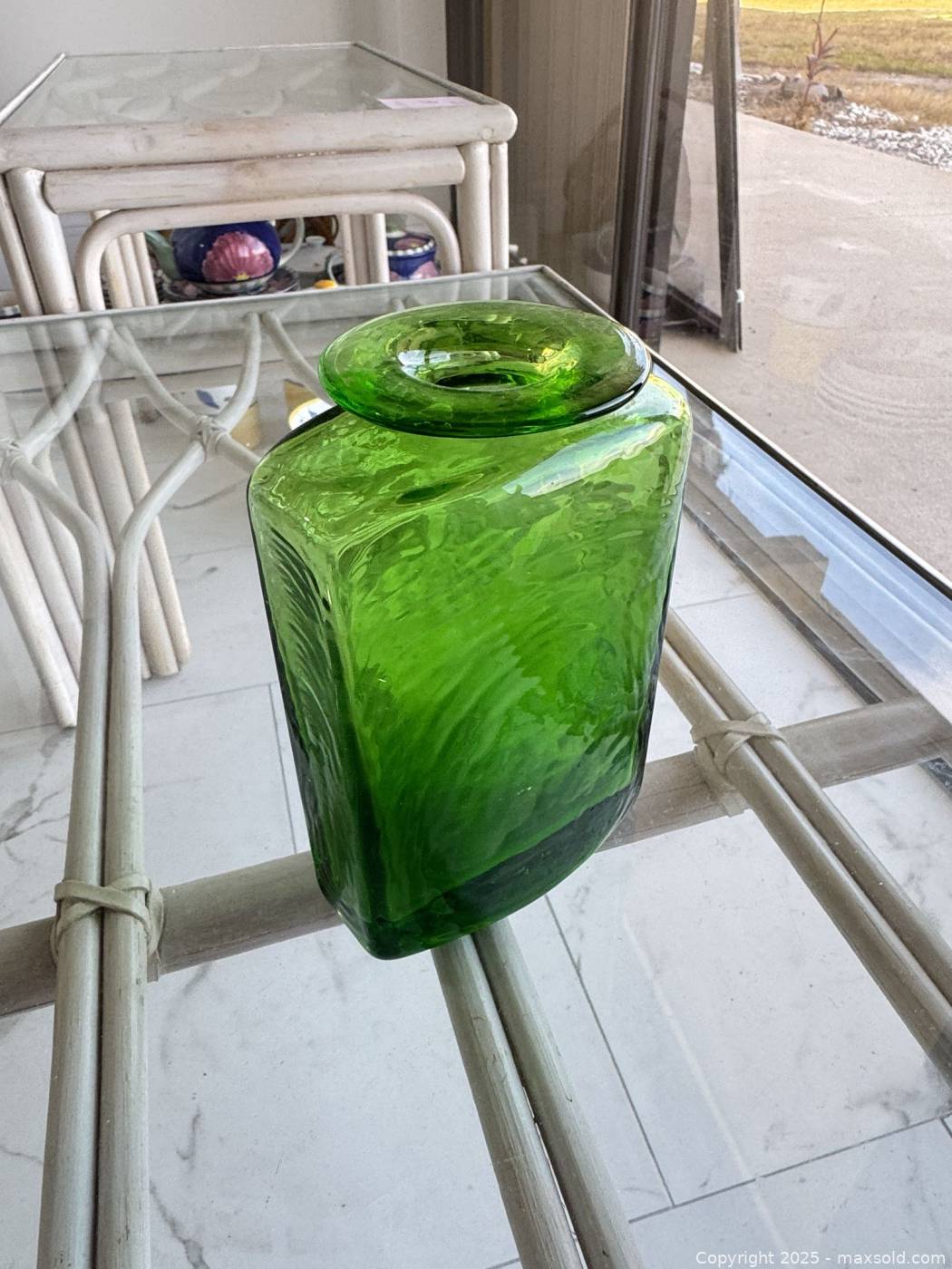 Blenko emerald green flat bottle vase | Maxsold