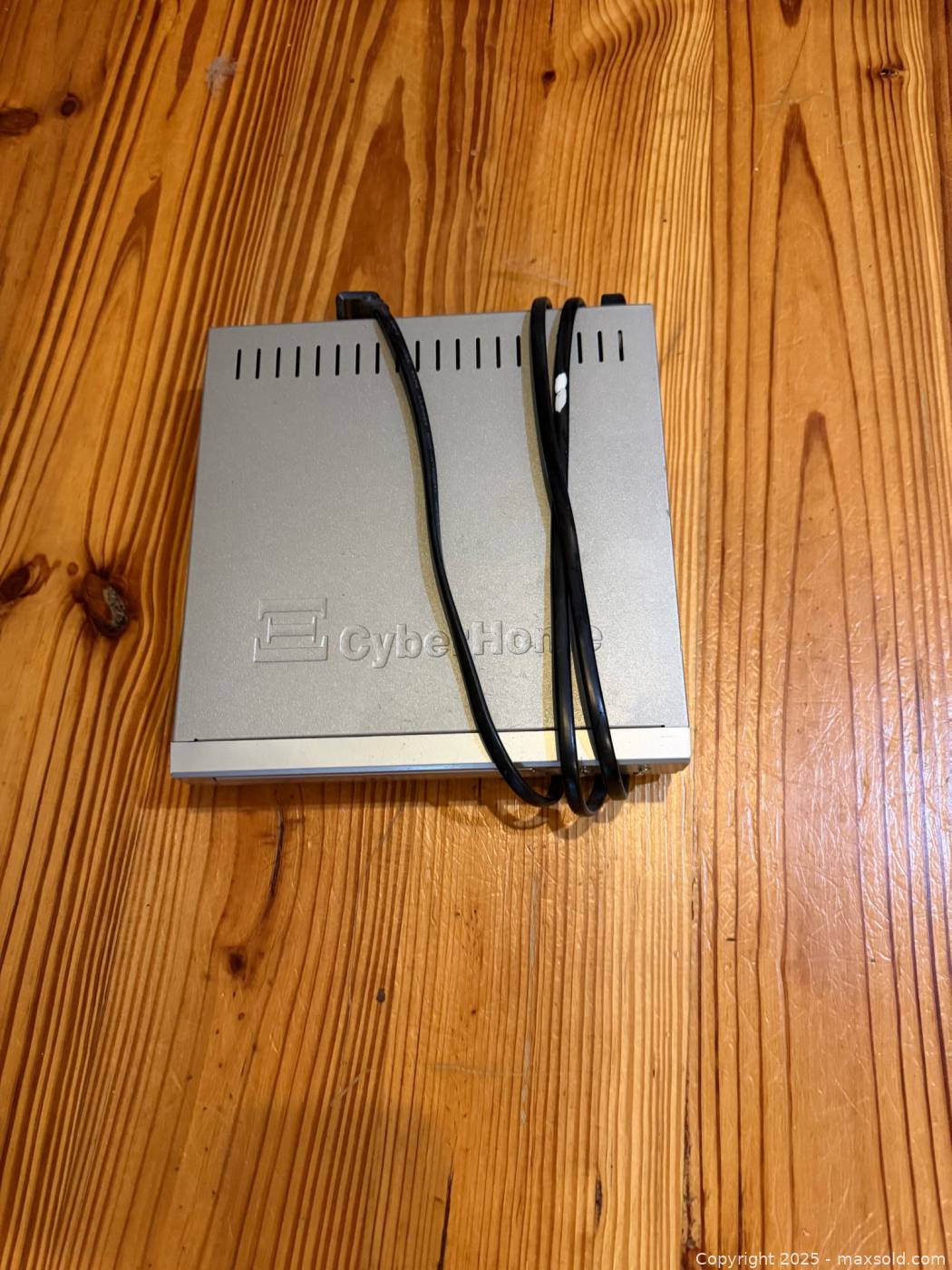 CyberHome CH-DVD 300 standalone DVD player | Maxsold