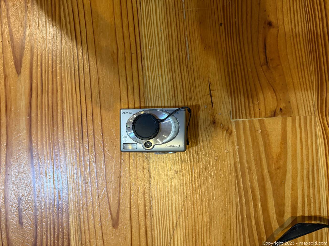 Gateway DC-M42 Digital Camera | Maxsold