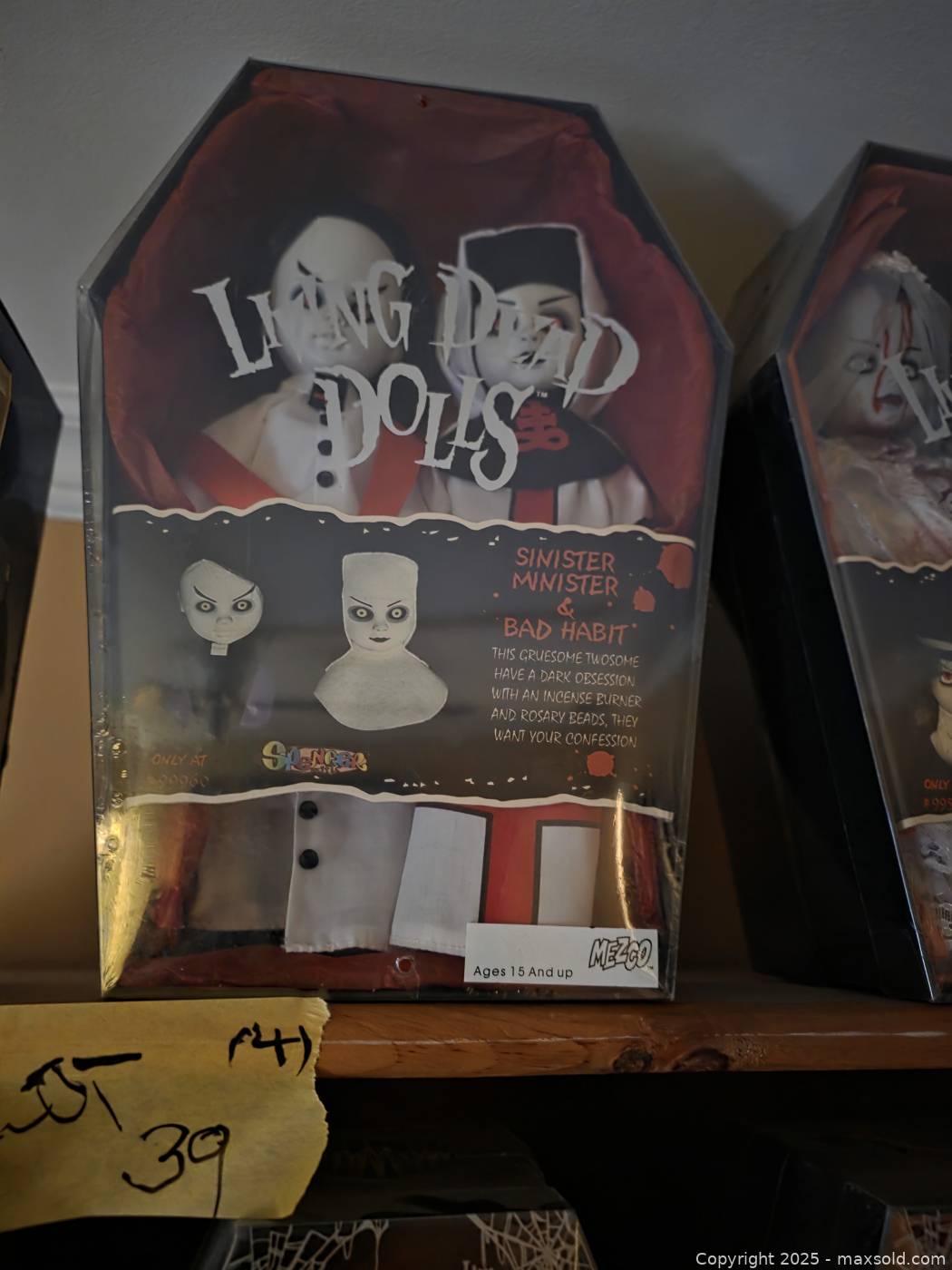 Mezco Living Dead Dolls boxed collection | Maxsold