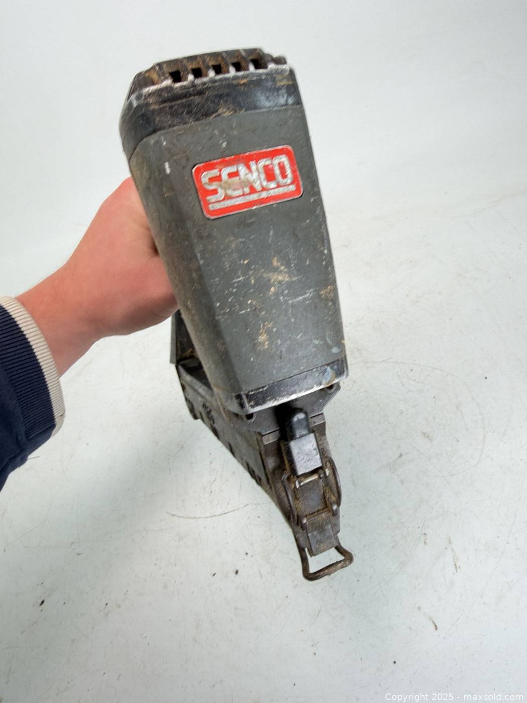 Senco SKS pneumatic finish stapler | Maxsold