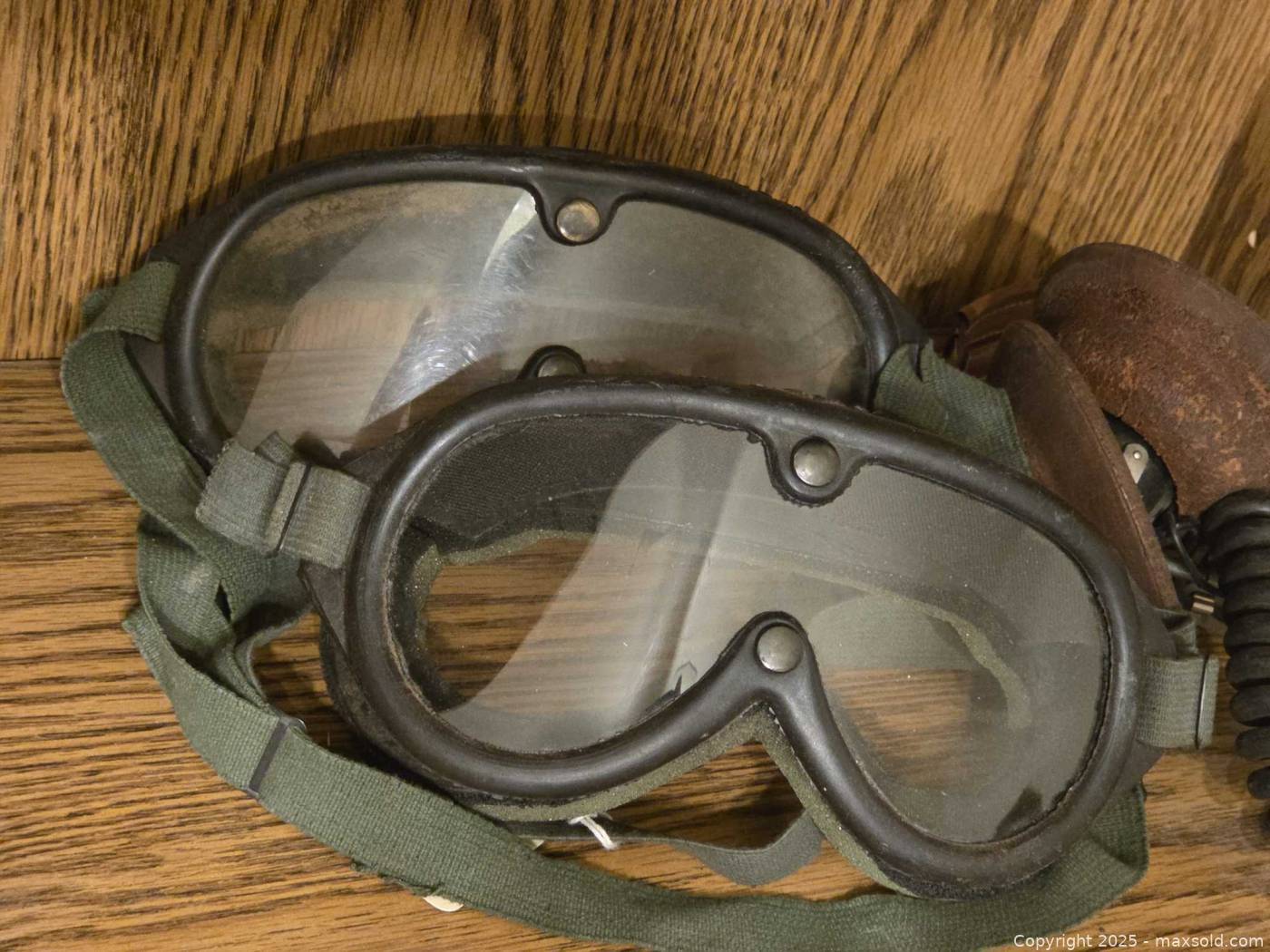 Vintage military goggles and aviation headset | Maxsold