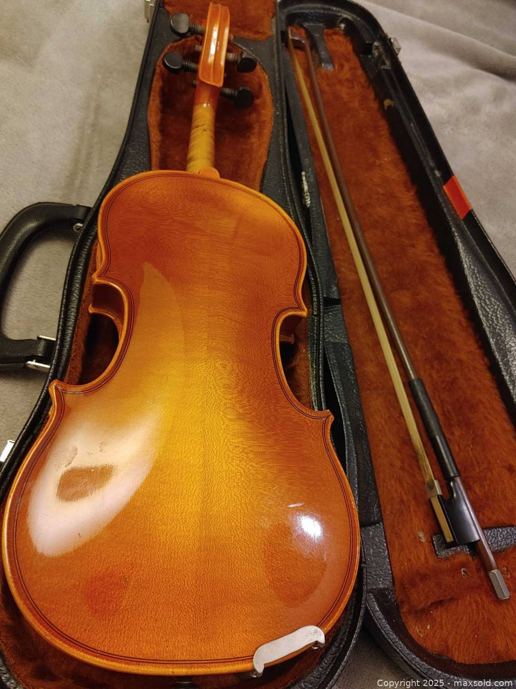 Karl Hofner 1/4 violin with bow and case | Maxsold