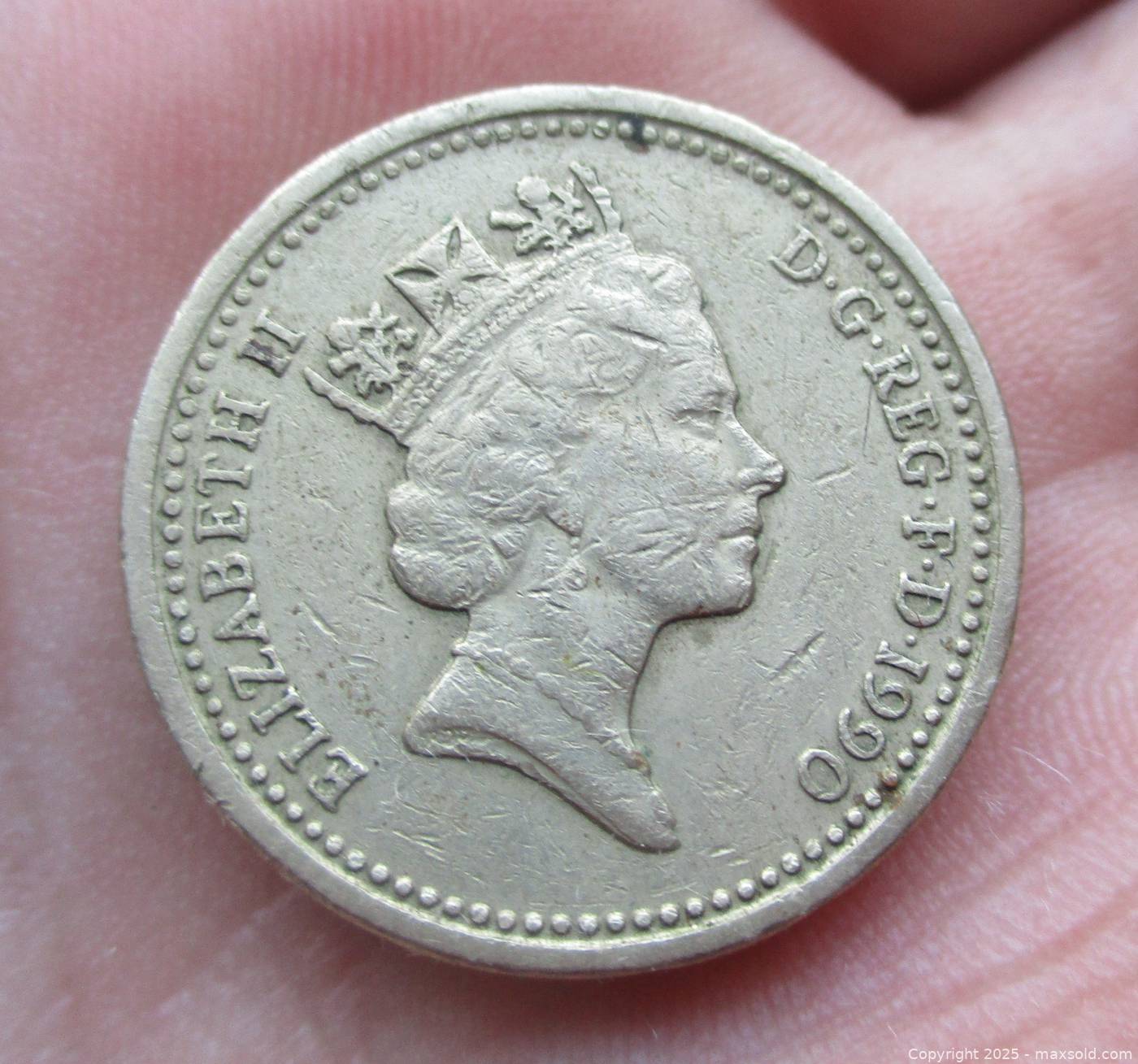 1990 UK One Pound Coin Queen Elizabeth II | Maxsold