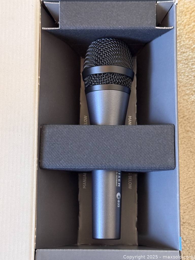 Sennheiser e835 mic & Euroboom stand NIB | Maxsold