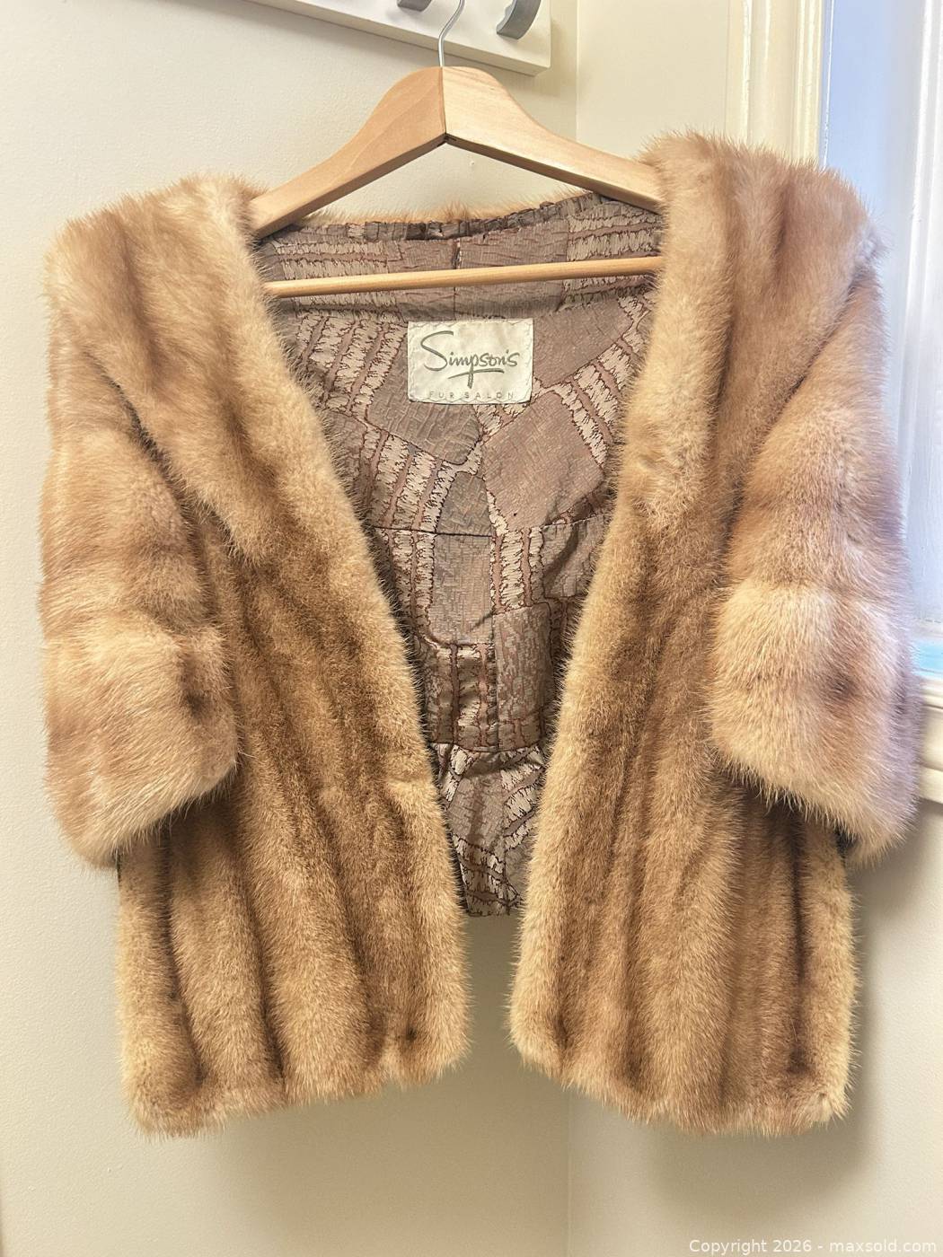 Simpson's Fur Salon brown fur stole | Maxsold