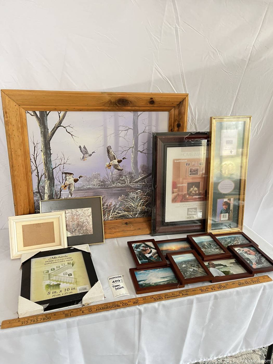 Mixed framed prints and photo frames | Maxsold