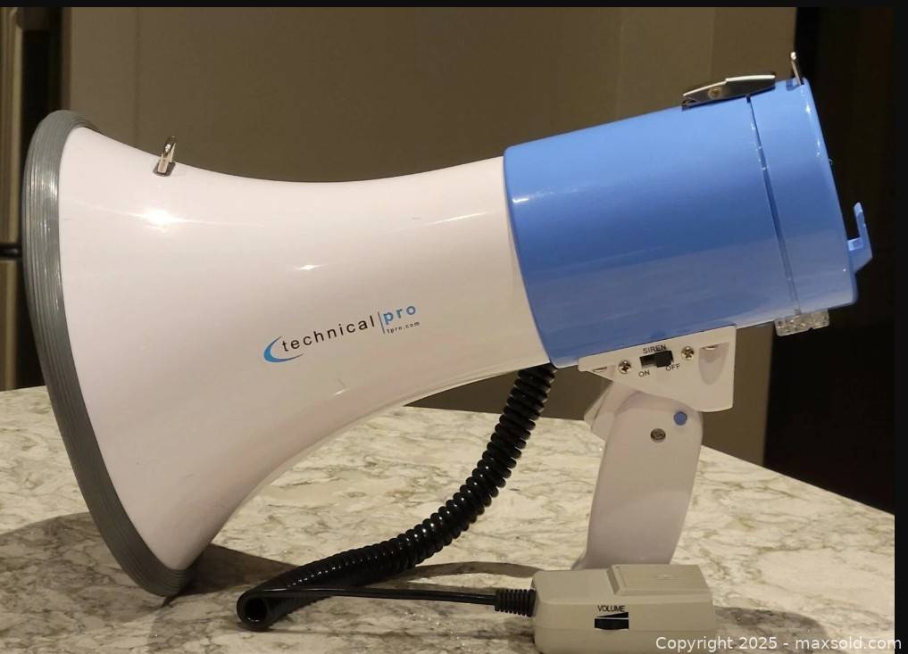 Technical Pro 40-watt megaphone with mic | Maxsold