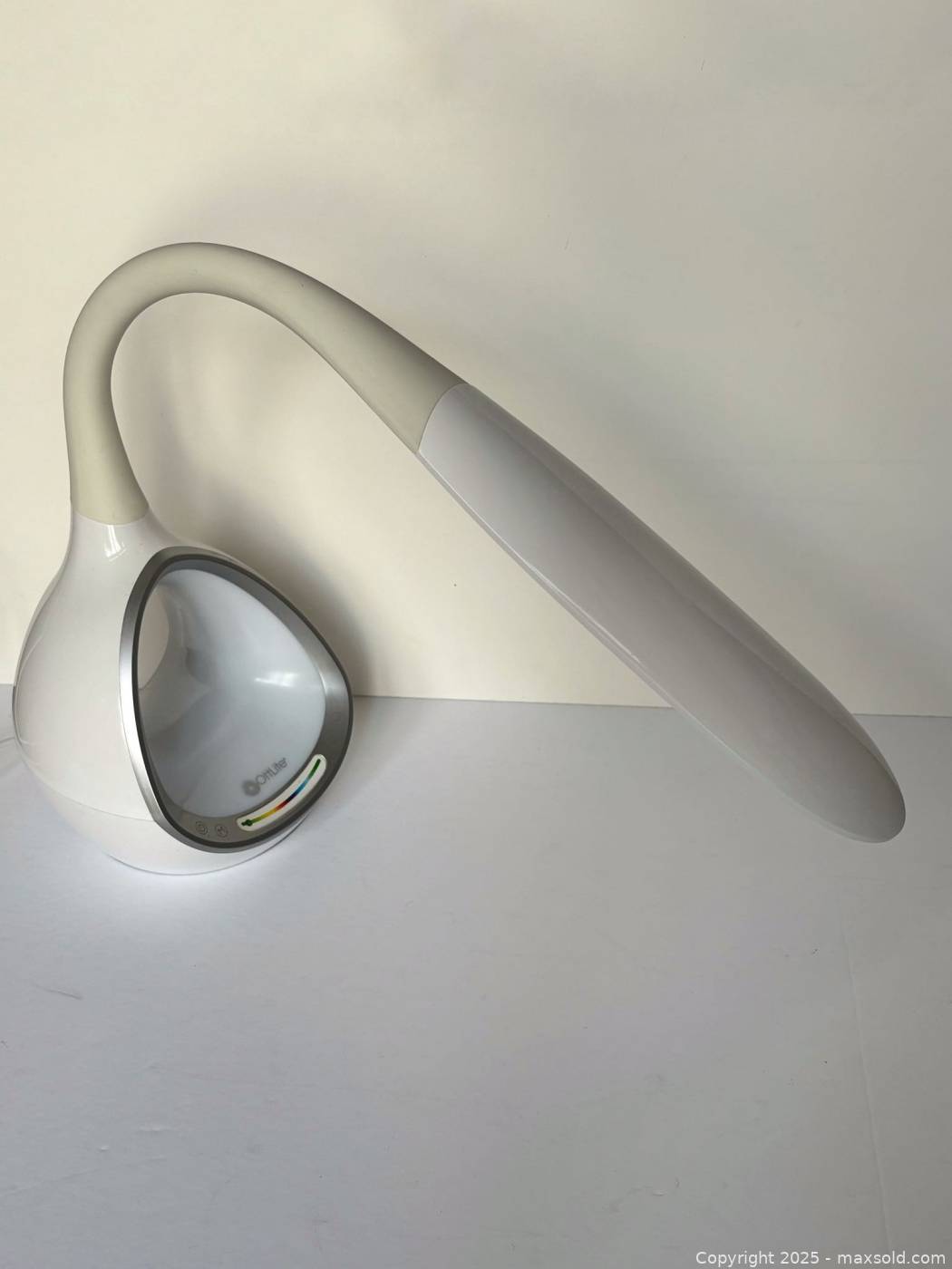 OttLite LED desk lamp with color-changing base | Maxsold