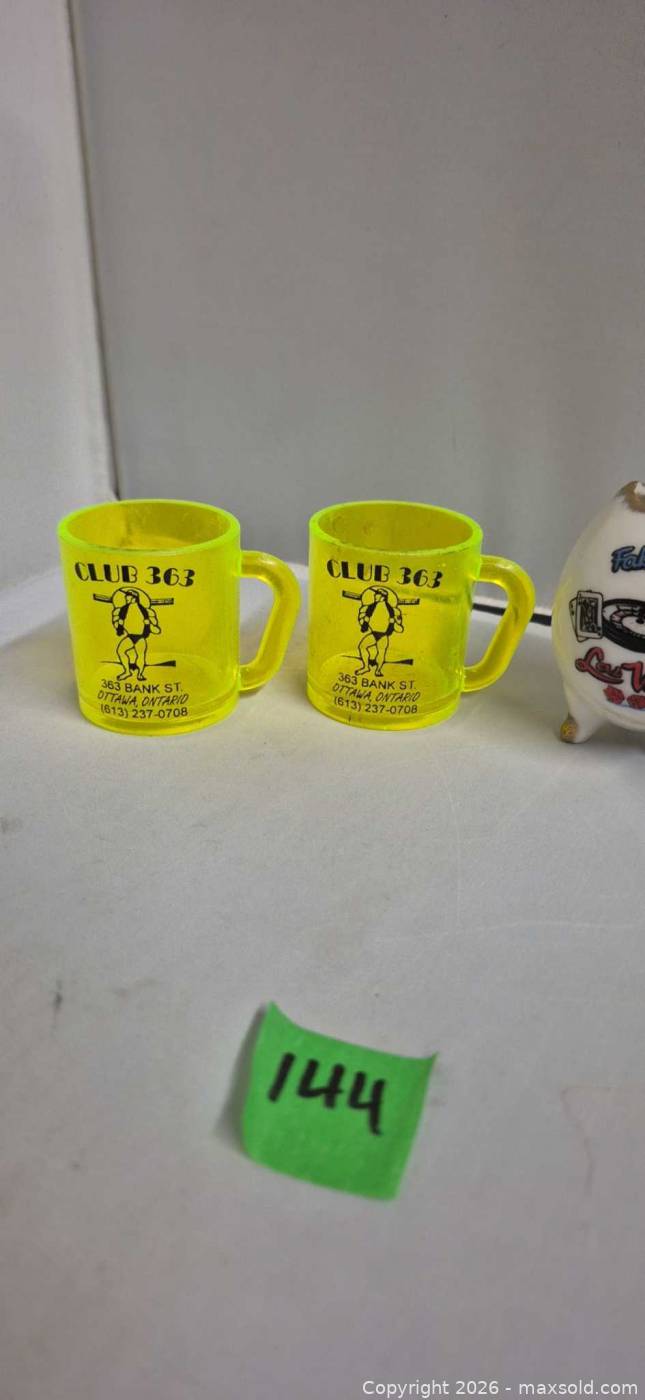 5 vintage souvenir toothpick holders | Maxsold