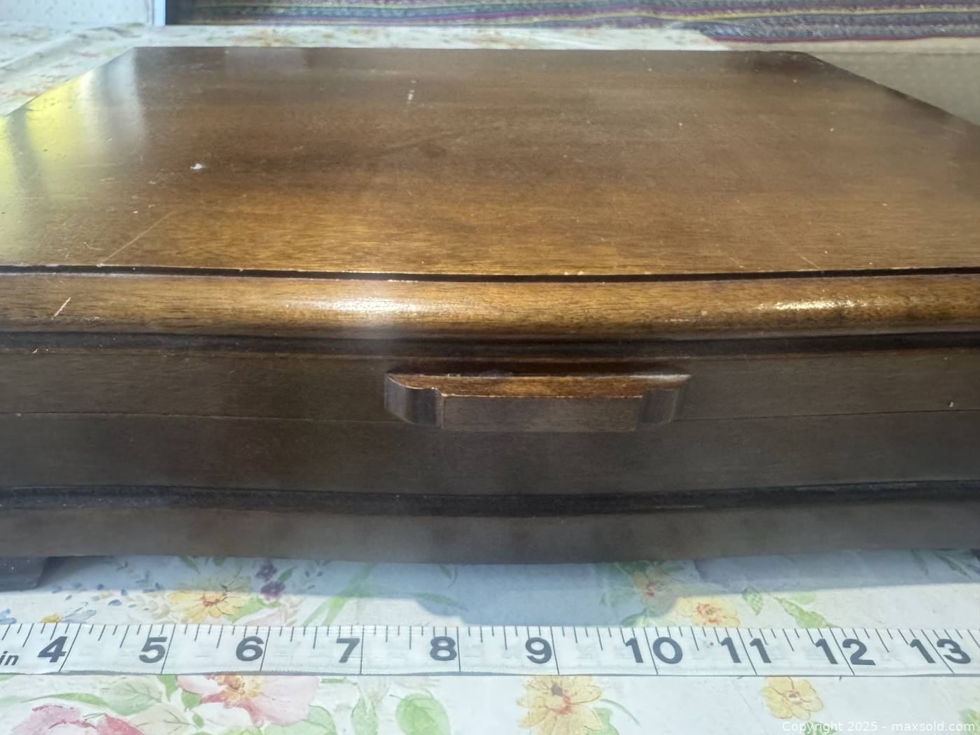 Oneida Community wooden silverware chest | Maxsold