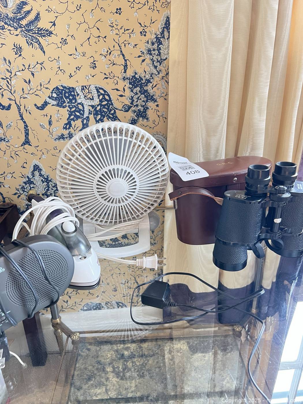 2 Binoculars, Desk Fan, Mini Iron, Sleep Machine | Maxsold