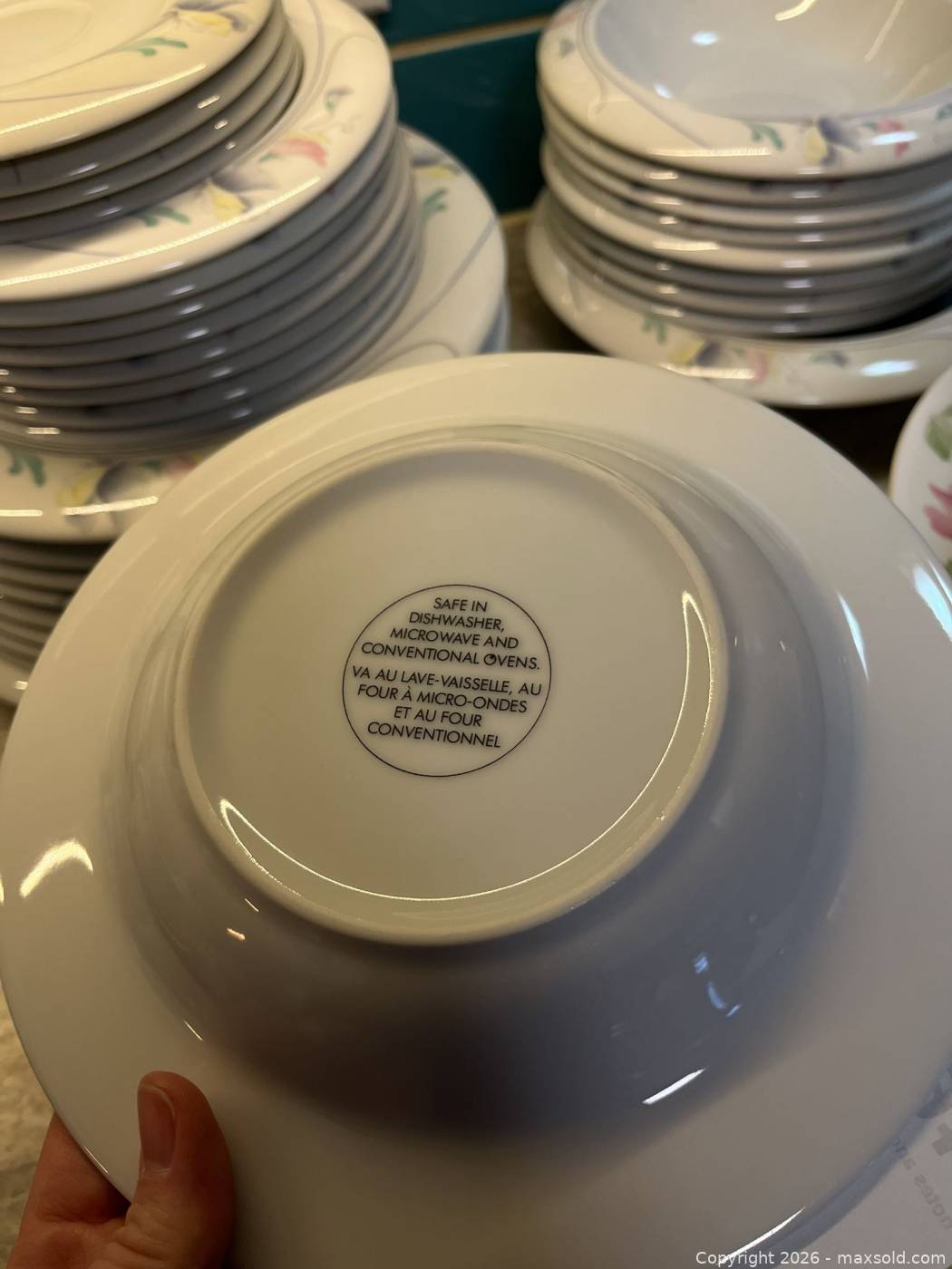 Gallery Collections by Ranmaru dinnerware | Maxsold