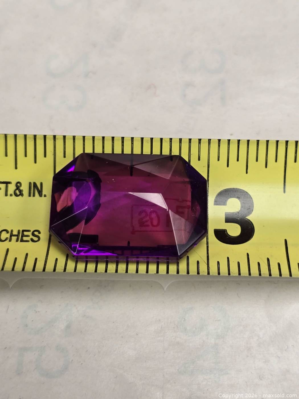 Tobe Products octagon plastic stone 25x18mm | Maxsold