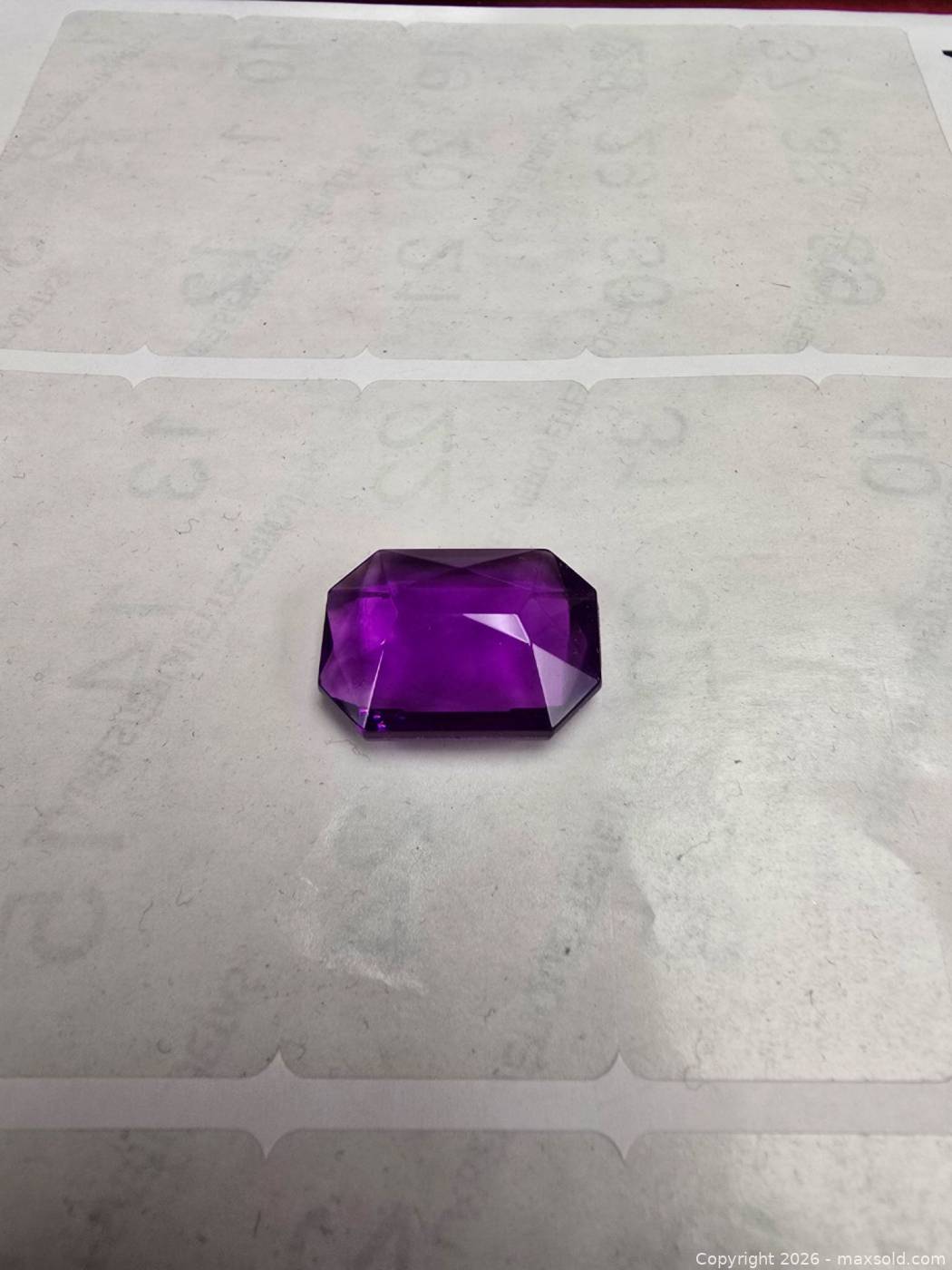 Tobe Products octagon plastic stone 25x18mm | Maxsold