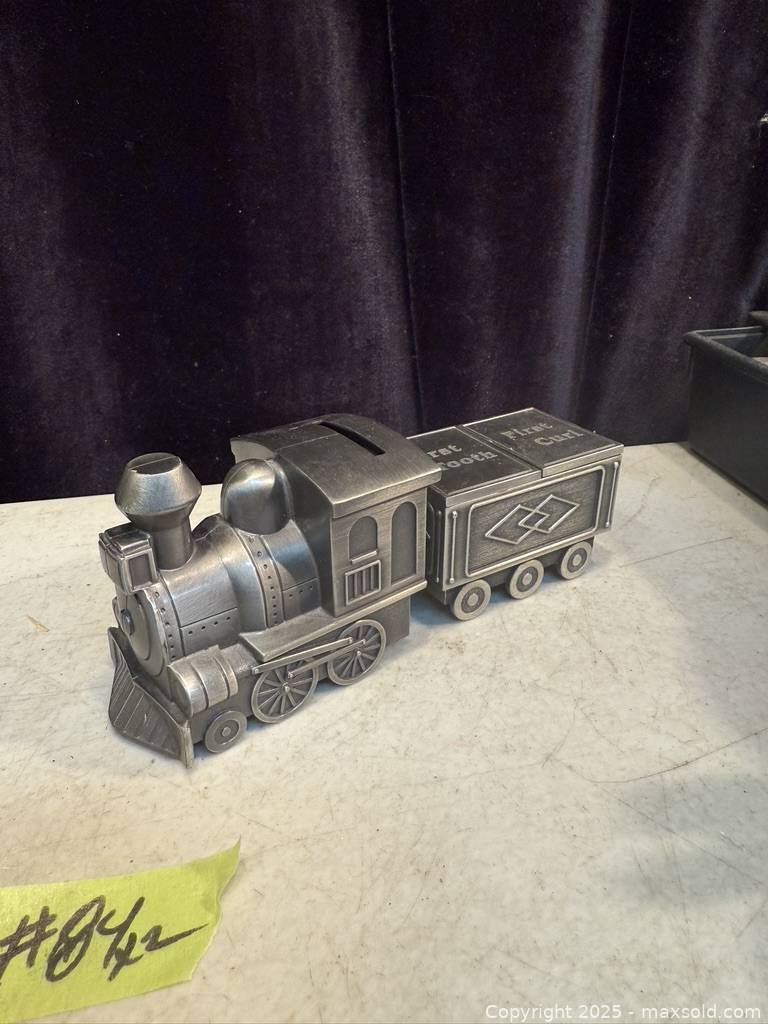 Metal train coin bank with tender keepsake boxes | Maxsold