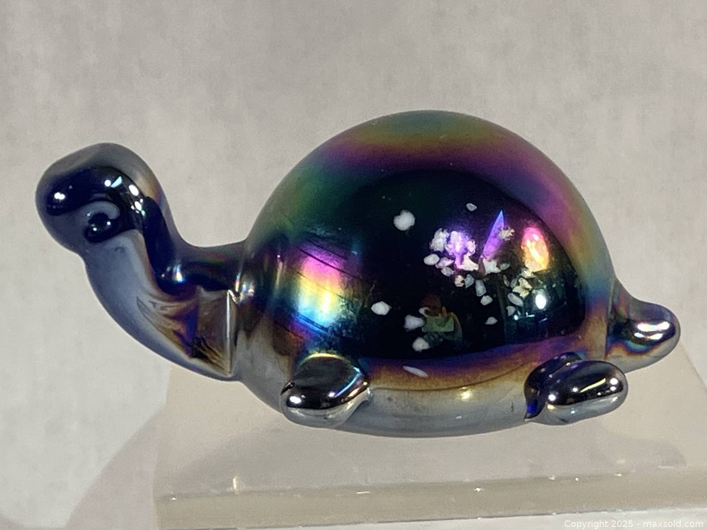 Carnival Glass Turtle Paperweight | Maxsold