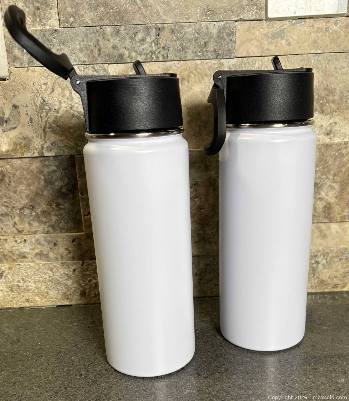Pair stainless steel water bottles with flip-straw lids | Maxsold