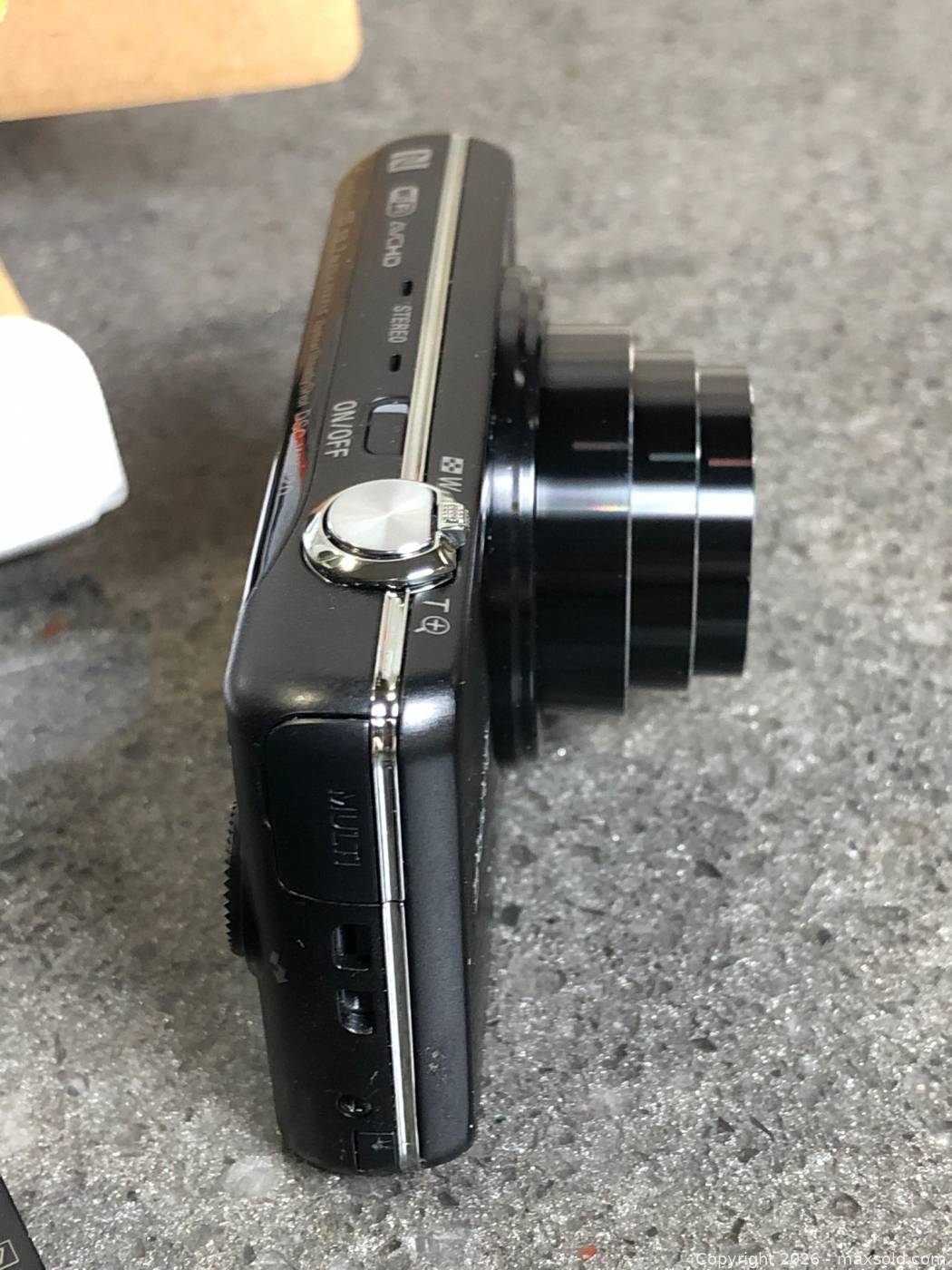 Sony Cyber-shot DSC-WX220 digital camera with charger and box | Maxsold