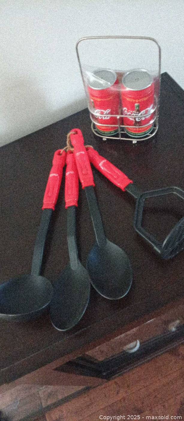 Coca-Cola utensil set, 2 tin canisters, rack | Maxsold