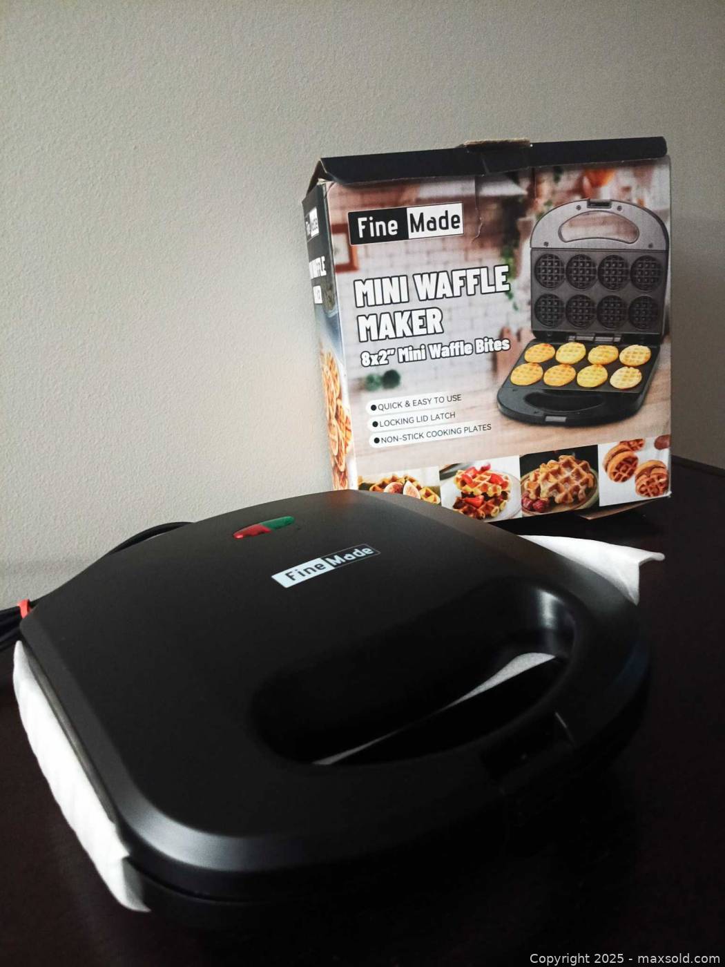 Fine Made mini waffle maker | Maxsold
