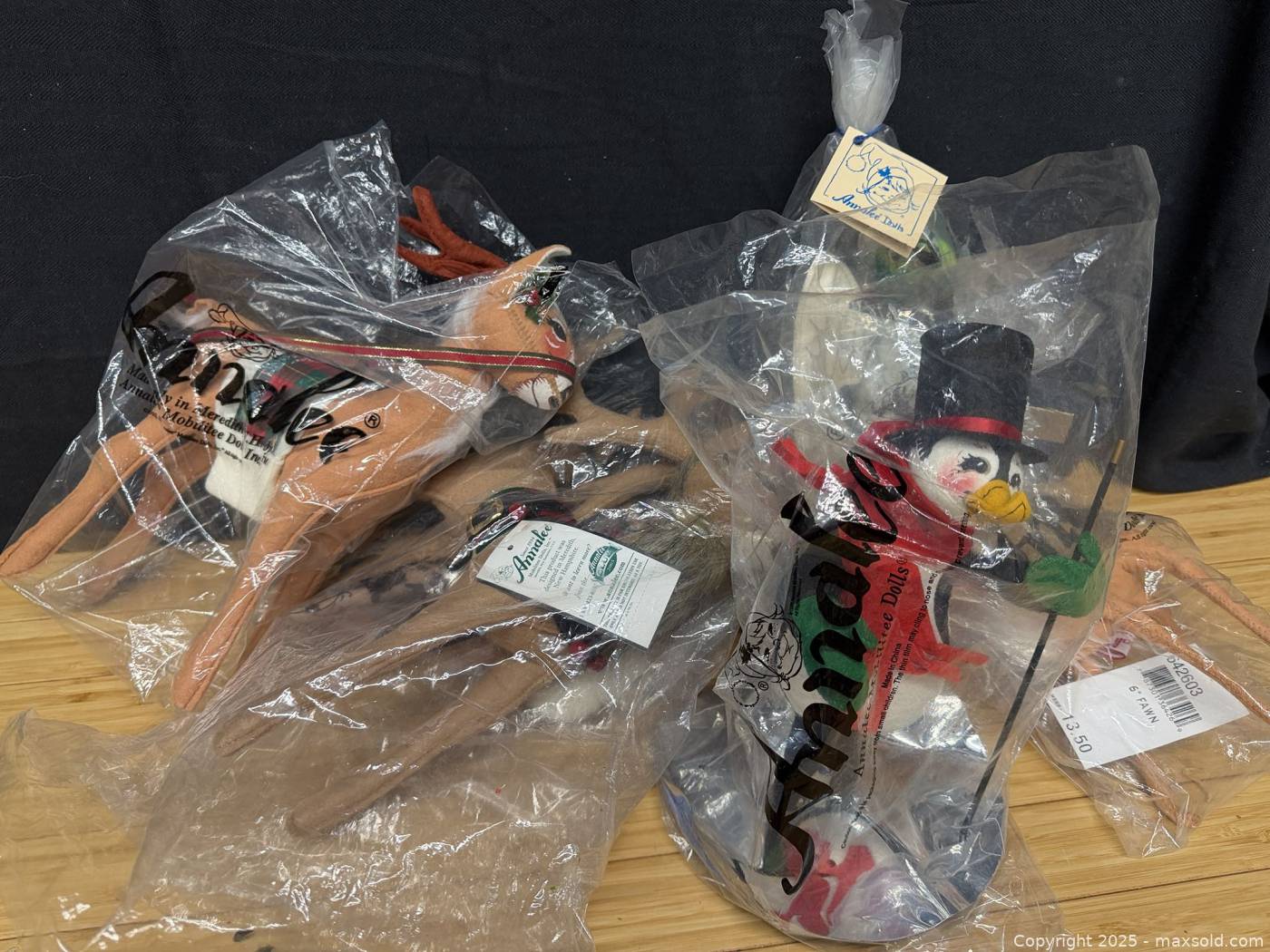 Annalee Christmas deer, penguin, frog figures | Maxsold