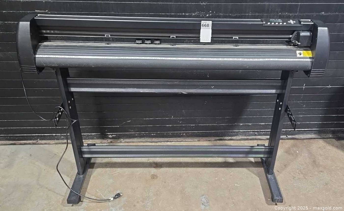 USCutter vinyl cutting plotter MH1351-SE-4MB | Maxsold