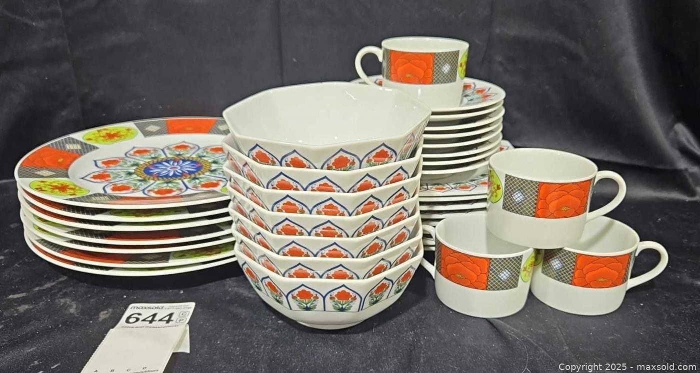Fine China Imperial Treasure dish set | Maxsold