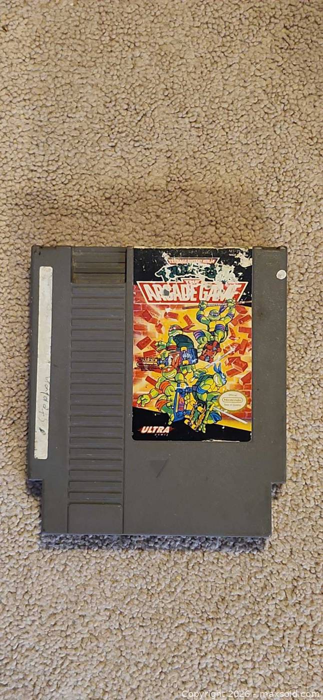 Teenage Mutant Ninja Turtles II NES cartridge | Maxsold