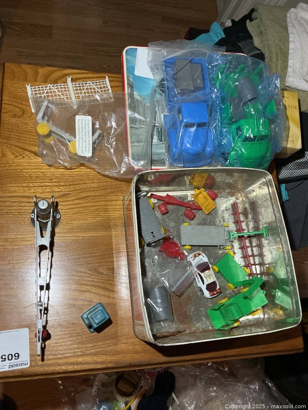 Marx plastic trucks with assorted playset parts | Maxsold
