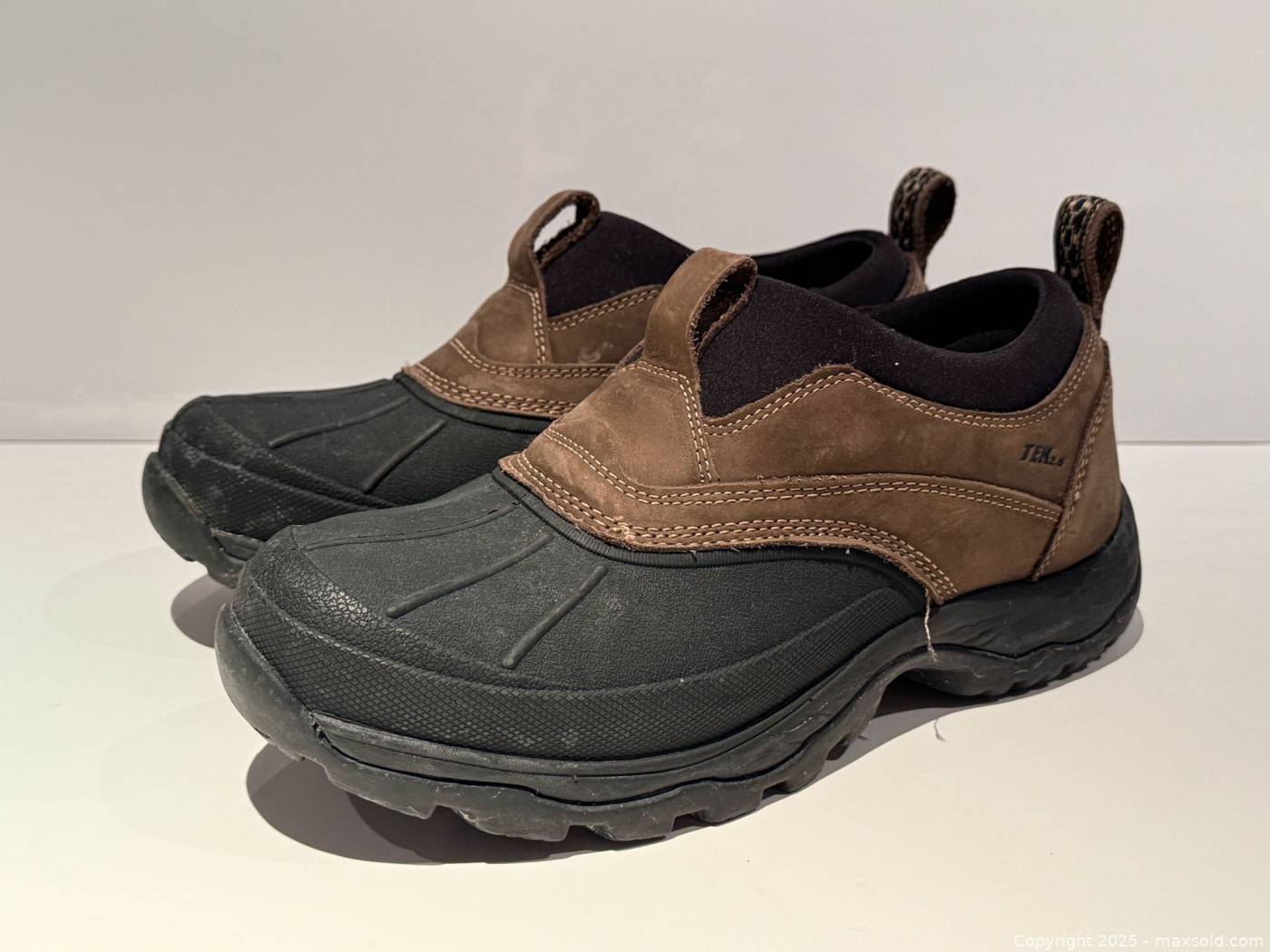 Men’s LL Bean rubber leather slip-on boots size 9 | Maxsold